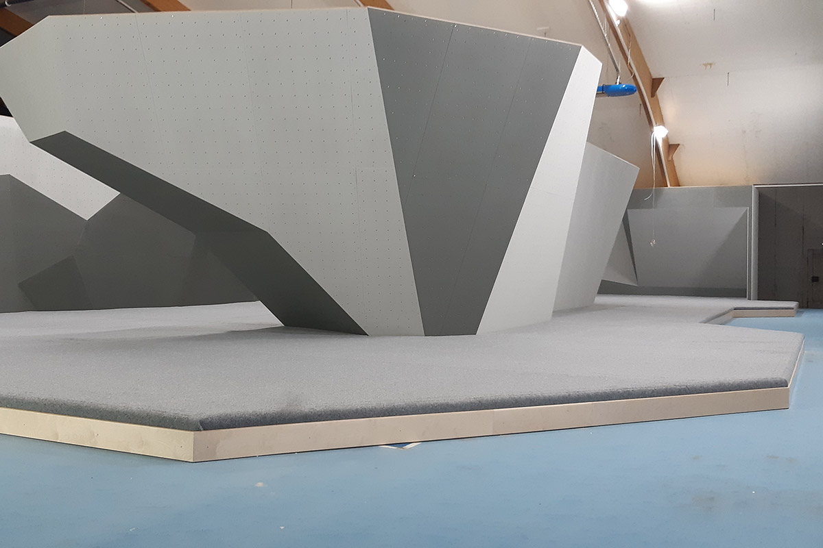 Blocmatting | Bouldermatten Komplettservice für Boulderhallen | Custom ...